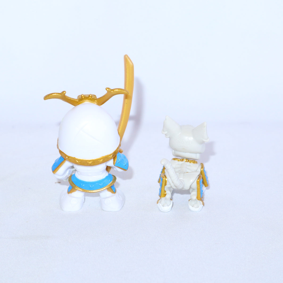 Treasure X King's Gold Skeleton King & Sword Dog – geekedouttoys