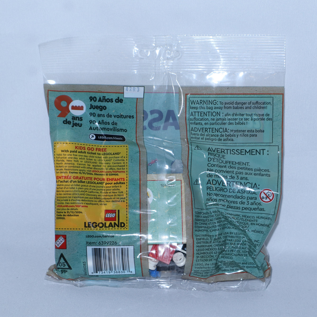 Lego Classic 90 Years of Cars – geekedouttoys