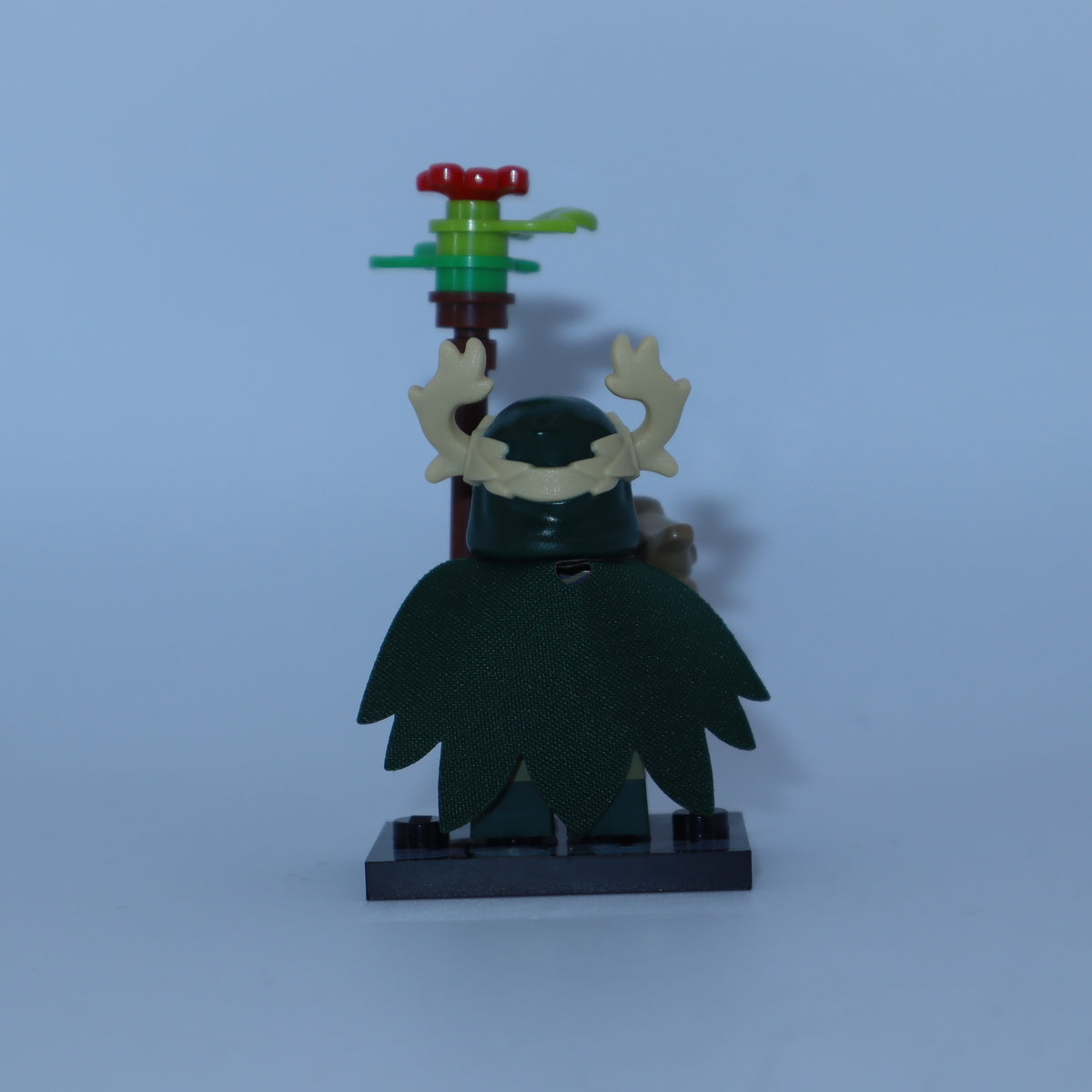 Lego Dungeons & Dragons Halfling Druid minifigure – geekedouttoys