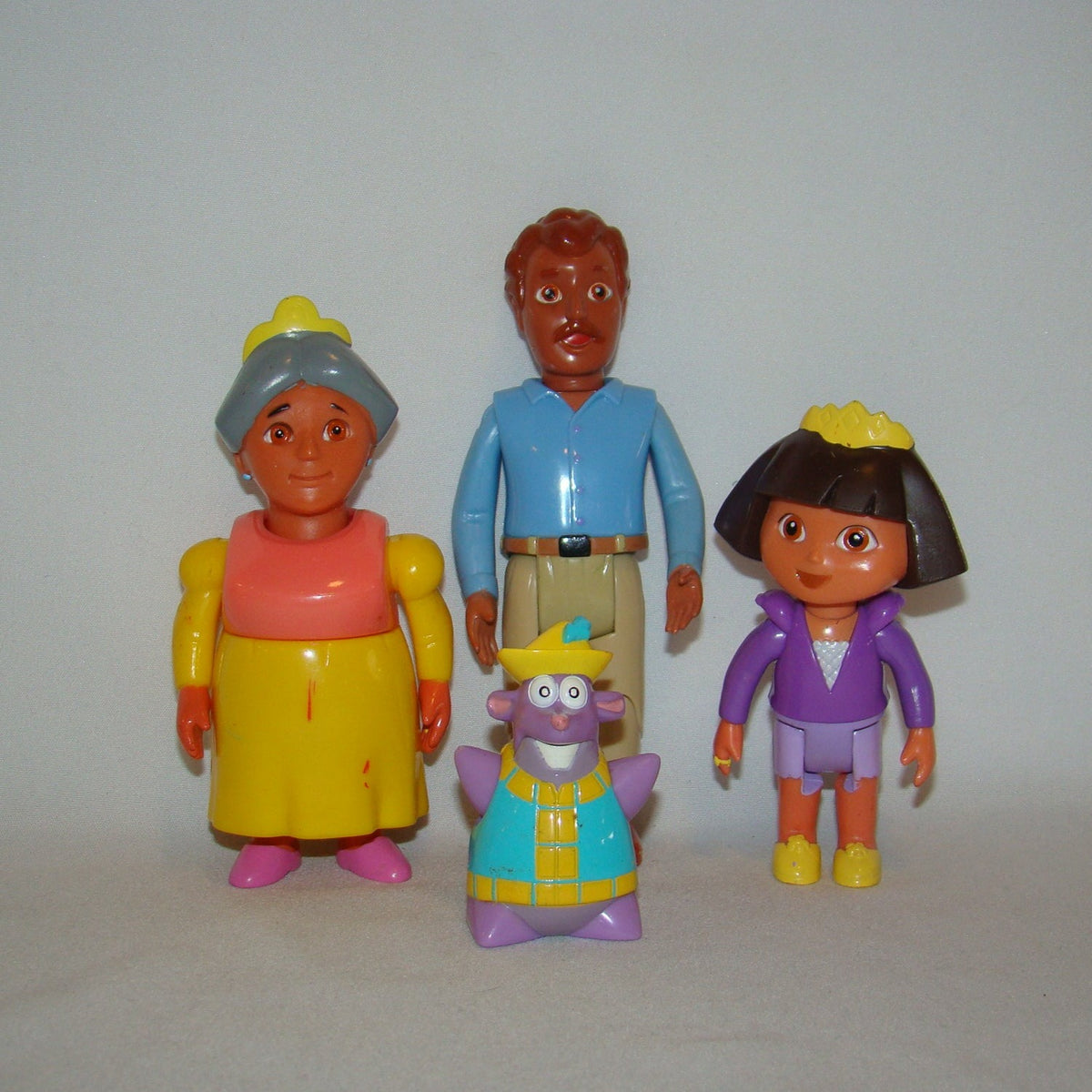 Dora the Explorer, Dora, Dad, Grandma, & Tico – geekedouttoys