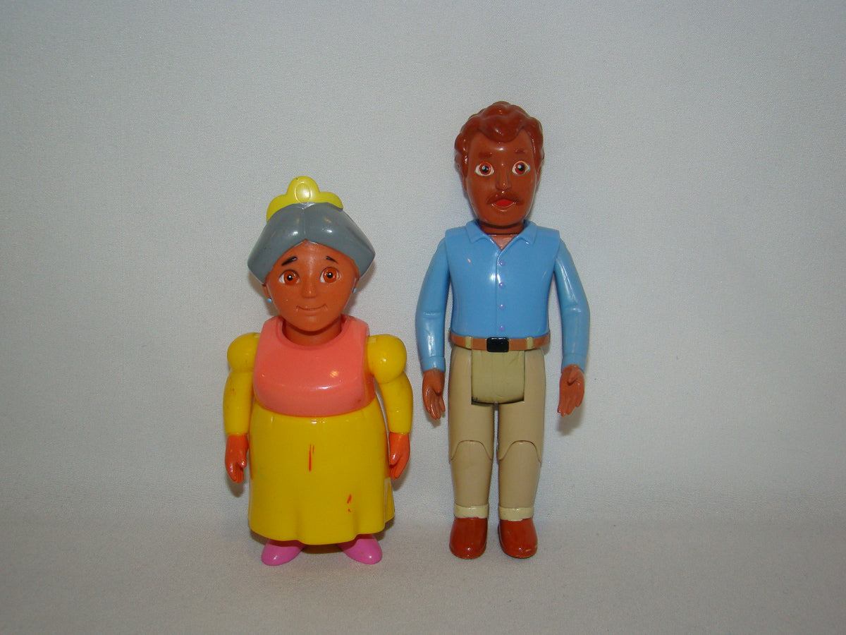 Dora the Explorer, Dora, Dad, Grandma, & Tico – geekedouttoys