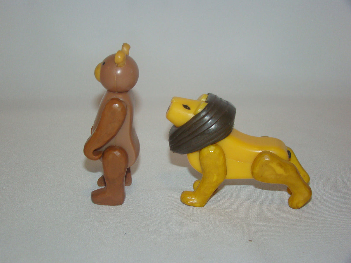 Fisher-Price Little People Circus Train Bear & Lion – geekedouttoys